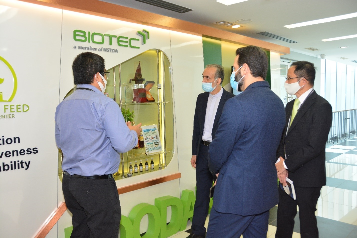 BIOTEC-NSTDA Hosted a Visit for Ambassador of Iran to Thailand – BIOTEC