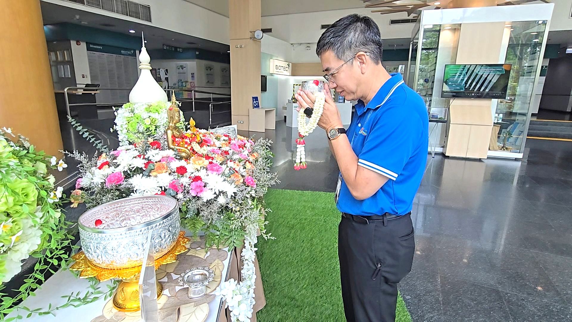 ผู้บริหารและพนักงาน BIOTEC ร่วมสืบสานวัฒนธรรมไทย รักษาประเพณีอันดีงาม ร่วมสรงน้ำพระ รับปีใหม่ไทย ...